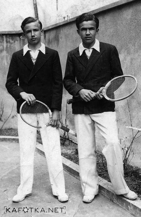 Jurica i Ivo (Lola) Ribar na tenisu u Karlovcu 1937. godine | KAfotka