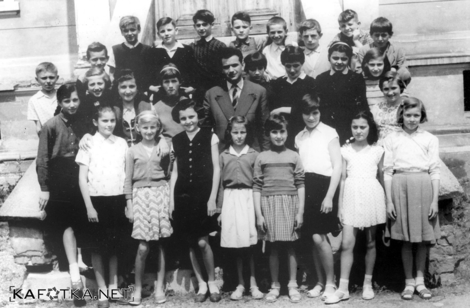 Osnovna škola Ivo Lola Ribar, 5D razred, 1958./1959. godina | KAfotka